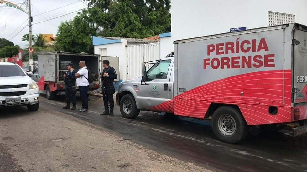 Tentativa de assalto a banco com reféns deixa ao menos 10 mortos após ...